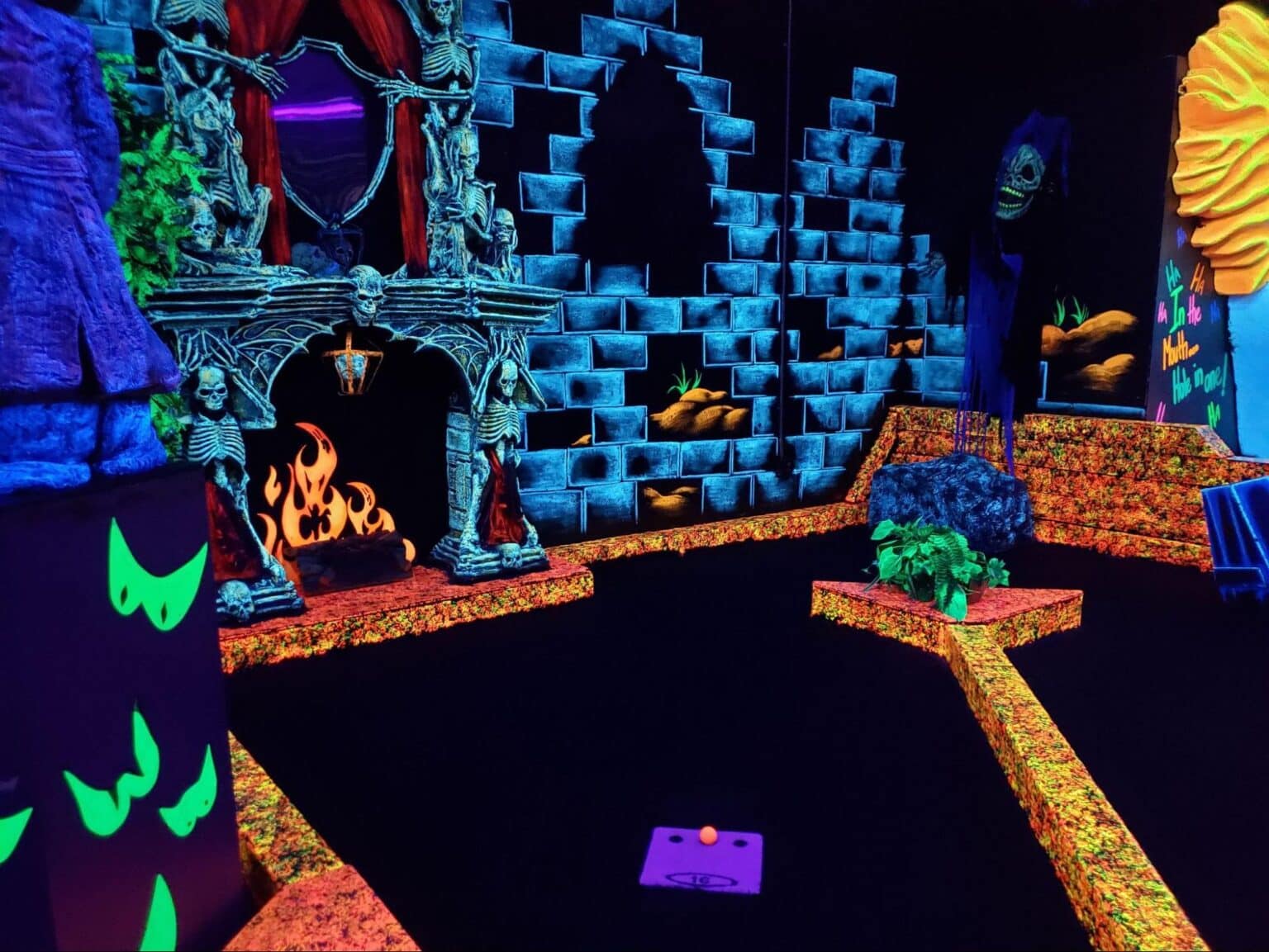 Indoor 18 Hole Mini Golf Course | Monster Mini Golf Gaithersburg