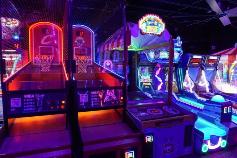 Indoor Mini Golf, Arcade & VR Games In Eatontown | Monster Mini Golf